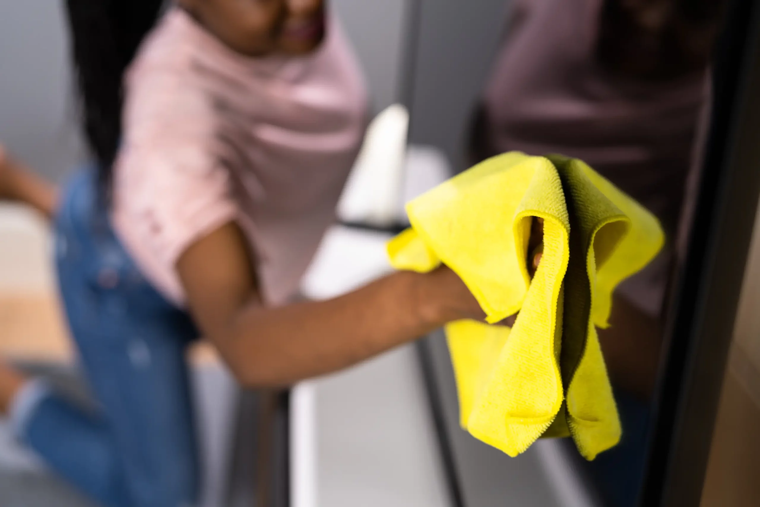 Le Guide pour Nettoyer l'Écran de Votre Ordinateur PC ou Mac